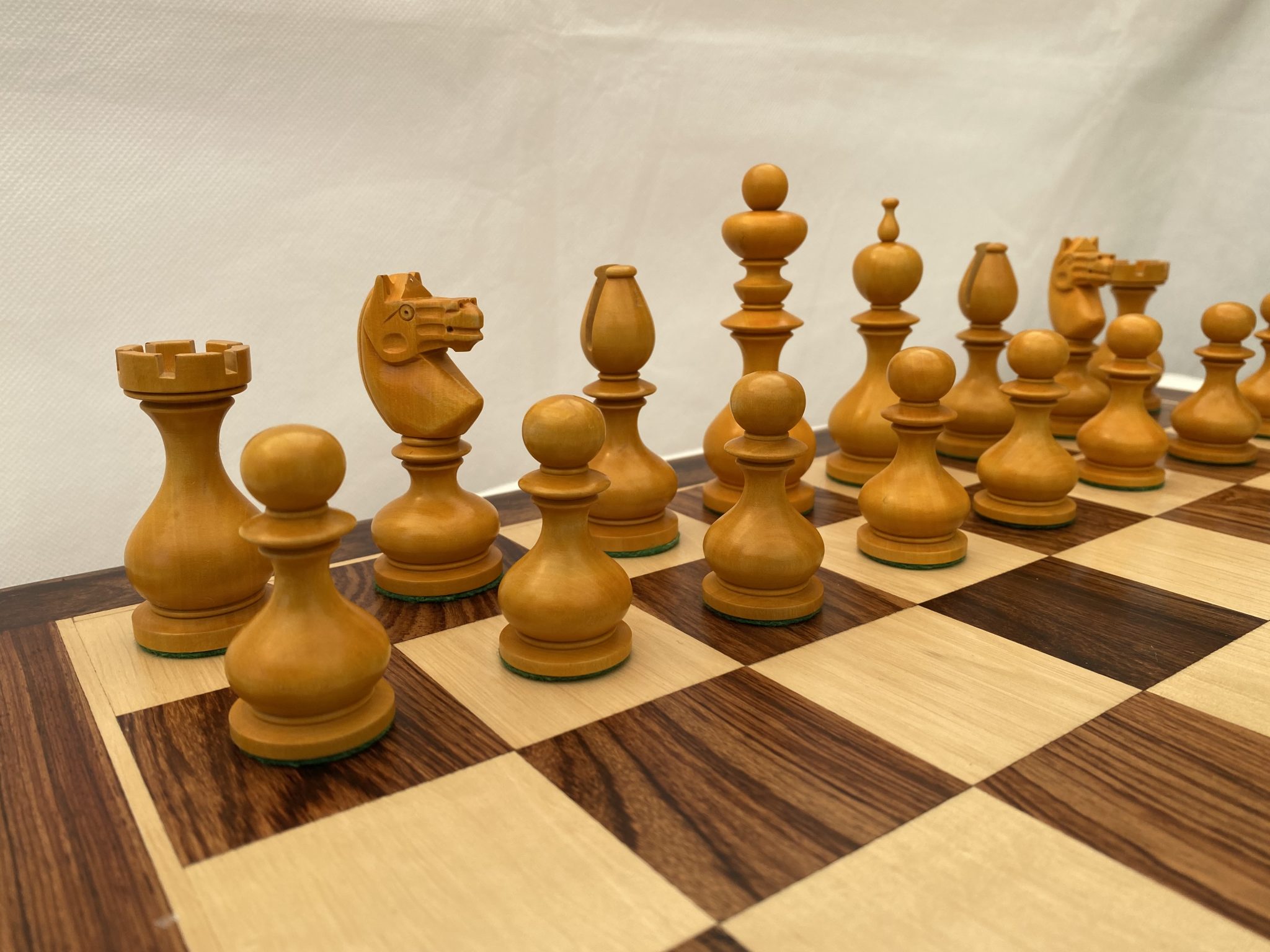 The Antiqued Dublin Double Weighted Chess Set - ChessBaron Chess Sets ...